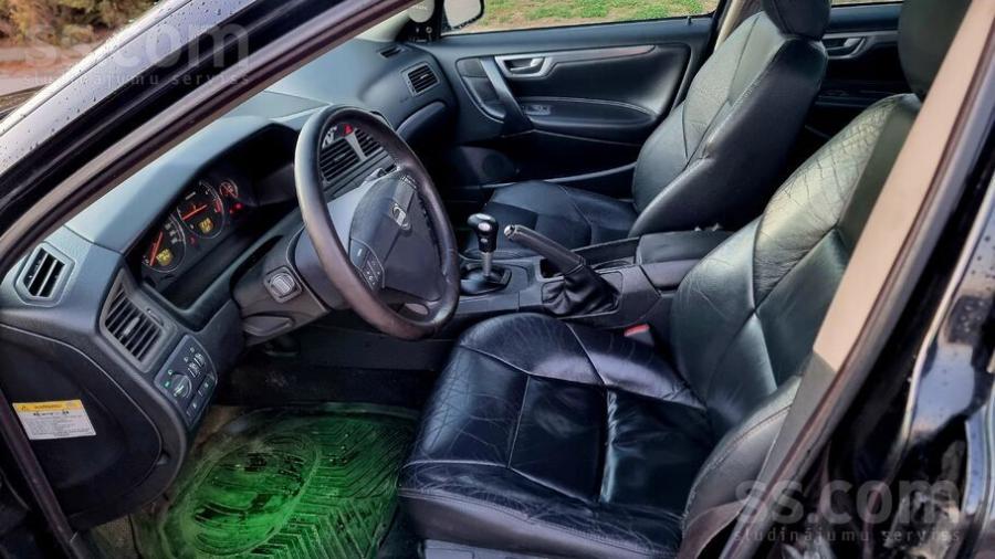 Melns Volvo S60 2002 Cēsis, ar dzinēja tilpumu 2.40 L un nobraukumu 539 tūkst. km par 2200 €, foto 17 vietnē AUTOMOTO.COM.LV