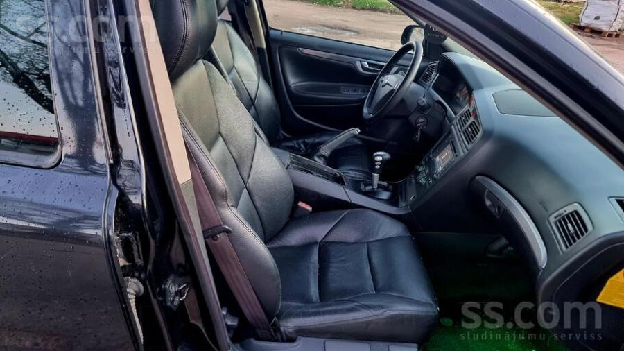 Melns Volvo S60 2002 Cēsis, ar dzinēja tilpumu 2.40 L un nobraukumu 539 tūkst. km par 2200 €, foto 19 vietnē AUTOMOTO.COM.LV