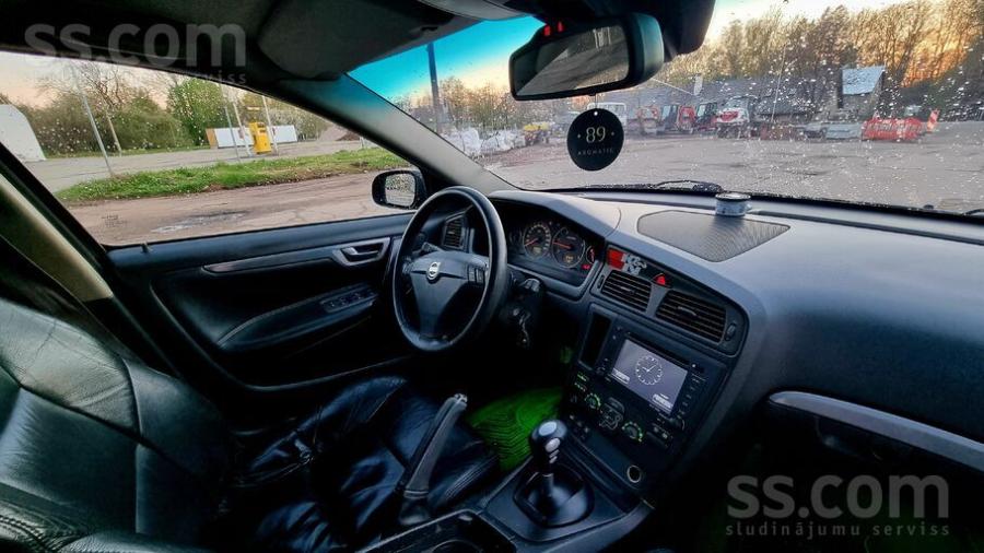 Melns Volvo S60 2002 Cēsis, ar dzinēja tilpumu 2.40 L un nobraukumu 539 tūkst. km par 2200 €, foto 21 vietnē AUTOMOTO.COM.LV