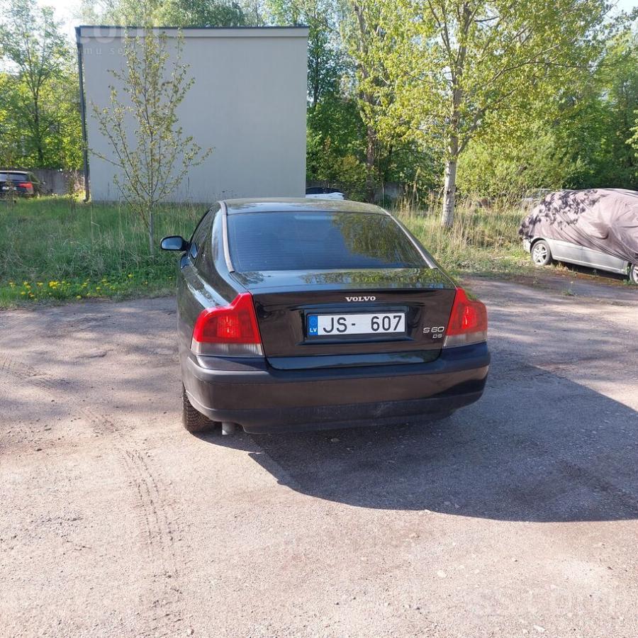 Черный Вольво С60 2002 в Рига, объемом двигателя 2.40 л и пробегом 330 тыс. км за 1600 €, фото 4 на AUTOMOTO.COM.LV