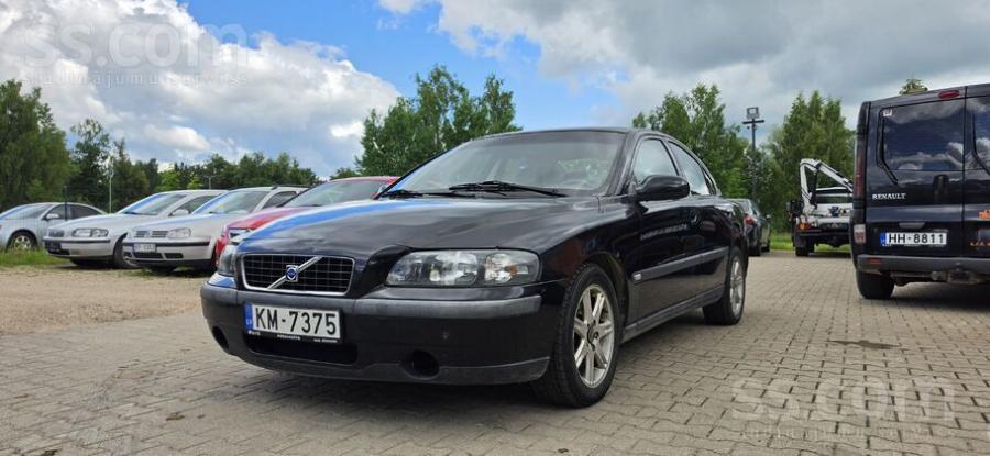 Melns Volvo S60 2002 Valmiera, ar dzinēja tilpumu 2.40 L un nobraukumu 327 tūkst. km par 950 €, foto 7 vietnē AUTOMOTO.COM.LV