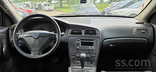 Черный Вольво С60 2002 в Валмиера, объемом двигателя 2.40 л и пробегом 327 тыс. км за 950 €, фото 7 на AUTOMOTO.COM.LV
