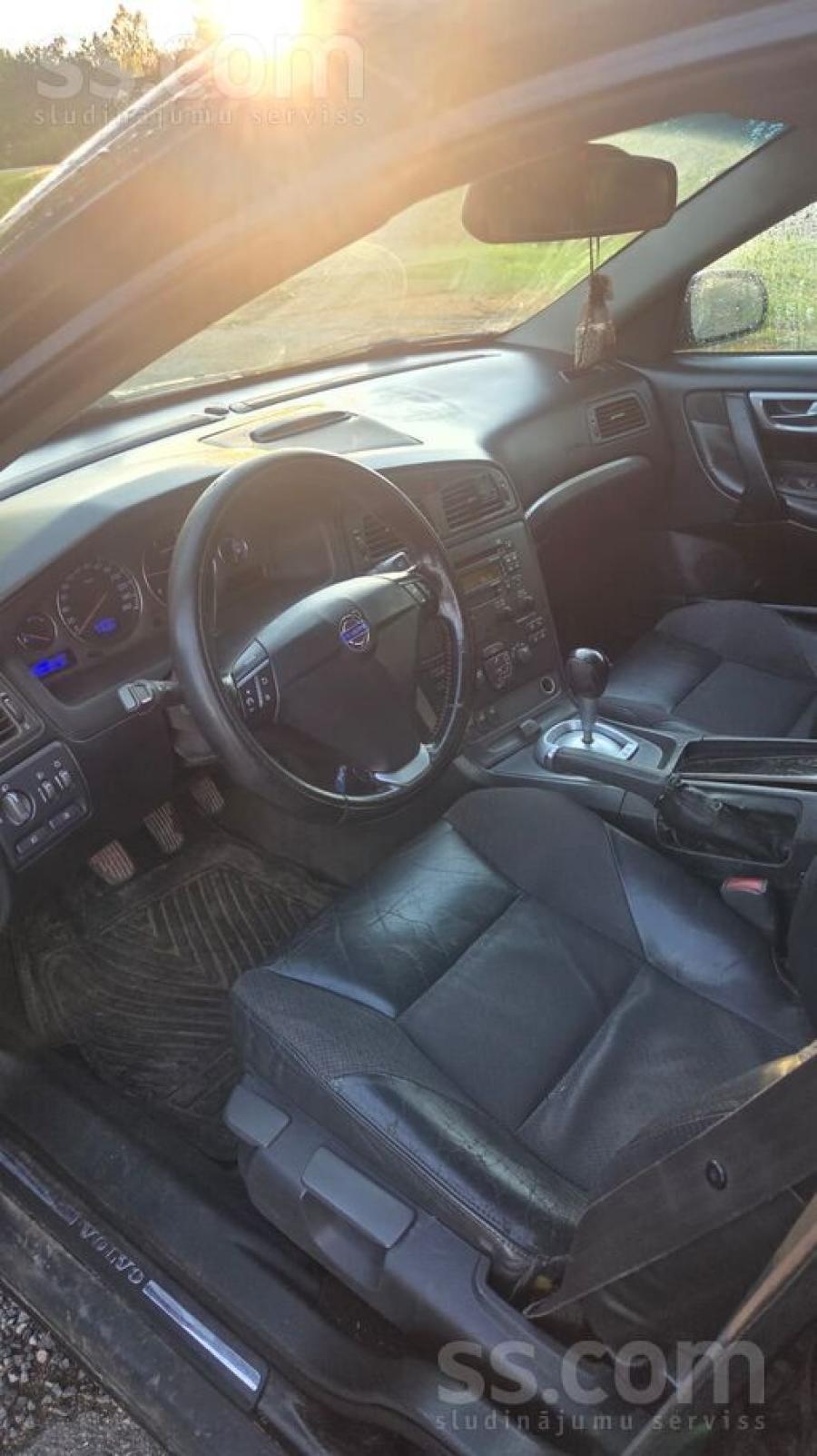 Melns Volvo S60 2002 Madona, ar dzinēja tilpumu 2.40 L un nobraukumu 647 tūkst. km par 1100 €, foto 6 vietnē AUTOMOTO.COM.LV
