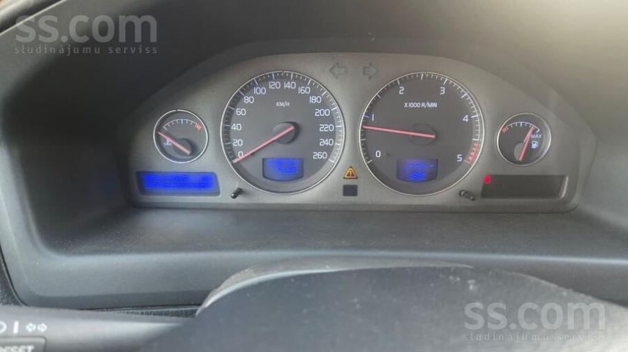 Melns Volvo S60 2002 Madona, ar dzinēja tilpumu 2.40 L un nobraukumu 647 tūkst. km par 1100 €, foto 9 vietnē AUTOMOTO.COM.LV