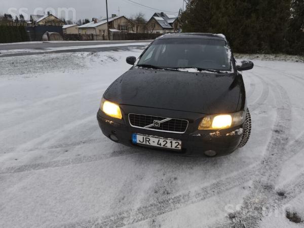 Черный Вольво С60 2002 в Рига, объемом двигателя 2.40 л и пробегом 270 тыс. км за 1350 €, фото 2 на AUTOMOTO.COM.LV