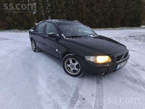 Melns Volvo S60 2002 Rīga, ar dzinēja tilpumu 2.40 L un nobraukumu 270 tūkst. km par 1350 €, foto 4 vietnē AUTOMOTO.COM.LV