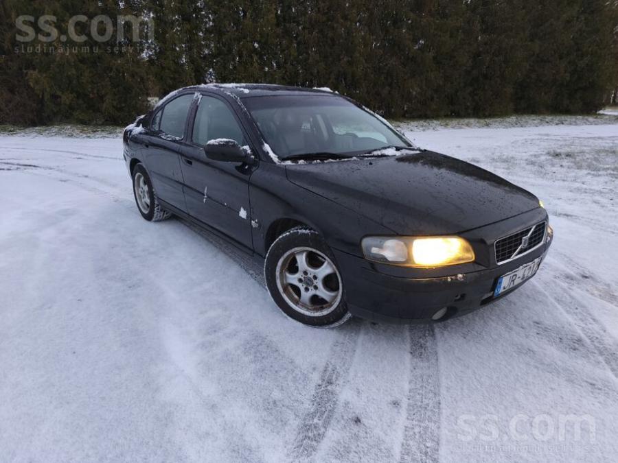 Melns Volvo S60 2002 Rīga, ar dzinēja tilpumu 2.40 L un nobraukumu 270 tūkst. km par 1350 €, foto 4 vietnē AUTOMOTO.COM.LV