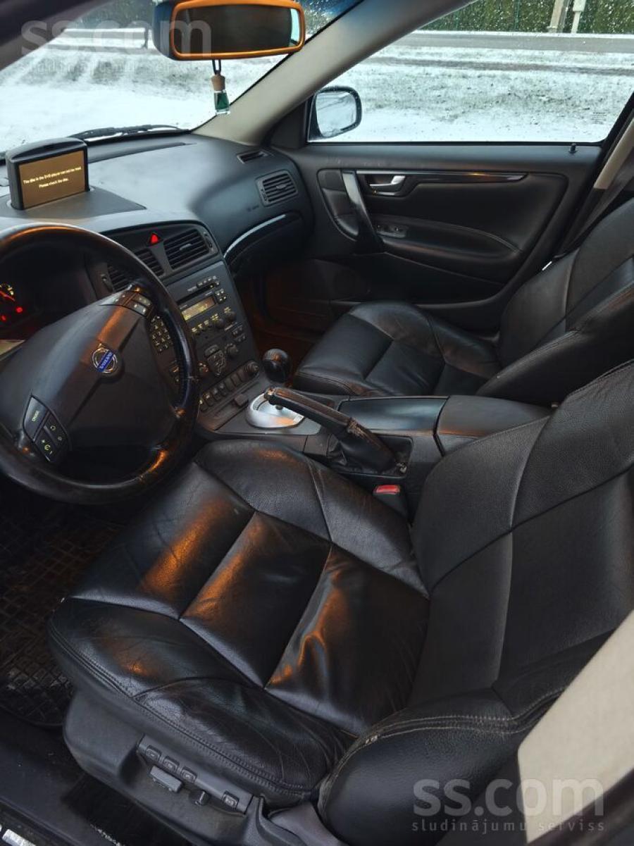 Melns Volvo S60 2002 Rīga, ar dzinēja tilpumu 2.40 L un nobraukumu 270 tūkst. km par 1350 €, foto 9 vietnē AUTOMOTO.COM.LV
