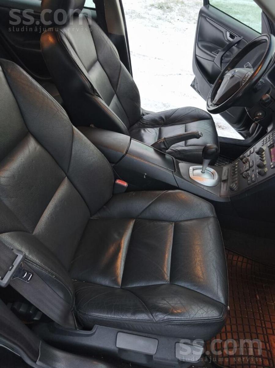 Melns Volvo S60 2002 Rīga, ar dzinēja tilpumu 2.40 L un nobraukumu 270 tūkst. km par 1350 €, foto 12 vietnē AUTOMOTO.COM.LV