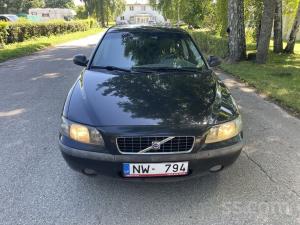 Black Volvo S60 2002 in Jurmala, with an engine capacity of 2.40 L and mileage of 0 thousand km for 590 €, photo 3 on AUTOMOTO.COM.LV