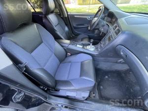 Black Volvo S60 2002 in Jurmala, with an engine capacity of 2.40 L and mileage of 0 thousand km for 590 €, photo 12 on AUTOMOTO.COM.LV