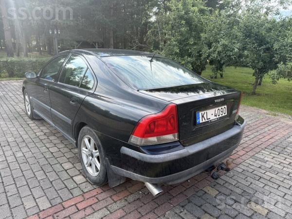 Черный Вольво С60 2002 в Елгава, объемом двигателя 2.40 л и пробегом 318 тыс. км за 1250 €, фото 4 на AUTOMOTO.COM.LV