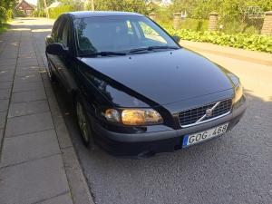 Black Volvo S60 2002 in Vilnius, with an engine capacity of 2.40 L and mileage of 498 thousand km for 999 €, photo  on AUTOMOTO.COM.LV