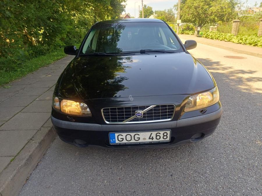 Black Volvo S60 2002 in Vilnius, with an engine capacity of 2.40 L and mileage of 498 thousand km for 999 €, photo 11 on AUTOMOTO.COM.LV