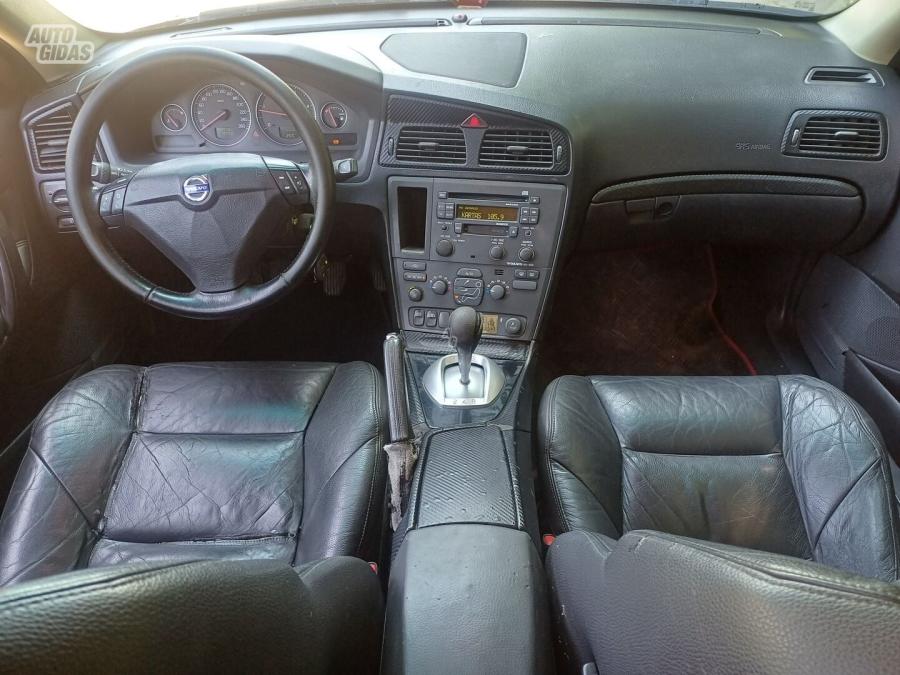 Black Volvo S60 2002 in Vilnius, with an engine capacity of 2.40 L and mileage of 498 thousand km for 999 €, photo 16 on AUTOMOTO.COM.LV