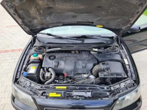 Black Volvo S60 2002 in Siauliai, with an engine capacity of 2.40 L and mileage of 397 thousand km for 1150 €, photo 7 on AUTOMOTO.COM.LV
