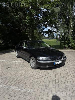 Black Volvo S60 2002 in Riga, with an engine capacity of 2.40 L and mileage of 289 thousand km for 1600 €, photo  on AUTOMOTO.COM.LV