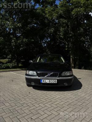 Black Volvo S60 2002 in Riga, with an engine capacity of 2.40 L and mileage of 289 thousand km for 1600 €, photo 5 on AUTOMOTO.COM.LV