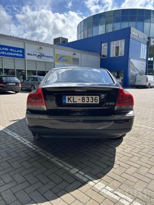 Black Volvo S60 2002 in Riga, with an engine capacity of 2.40 L and mileage of 289 thousand km for 1600 €, photo 7 on AUTOMOTO.COM.LV