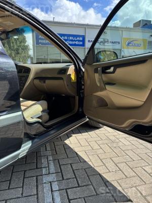 Black Volvo S60 2002 in Riga, with an engine capacity of 2.40 L and mileage of 289 thousand km for 1600 €, photo 14 on AUTOMOTO.COM.LV