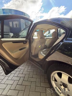 Black Volvo S60 2002 in Riga, with an engine capacity of 2.40 L and mileage of 289 thousand km for 1600 €, photo 16 on AUTOMOTO.COM.LV