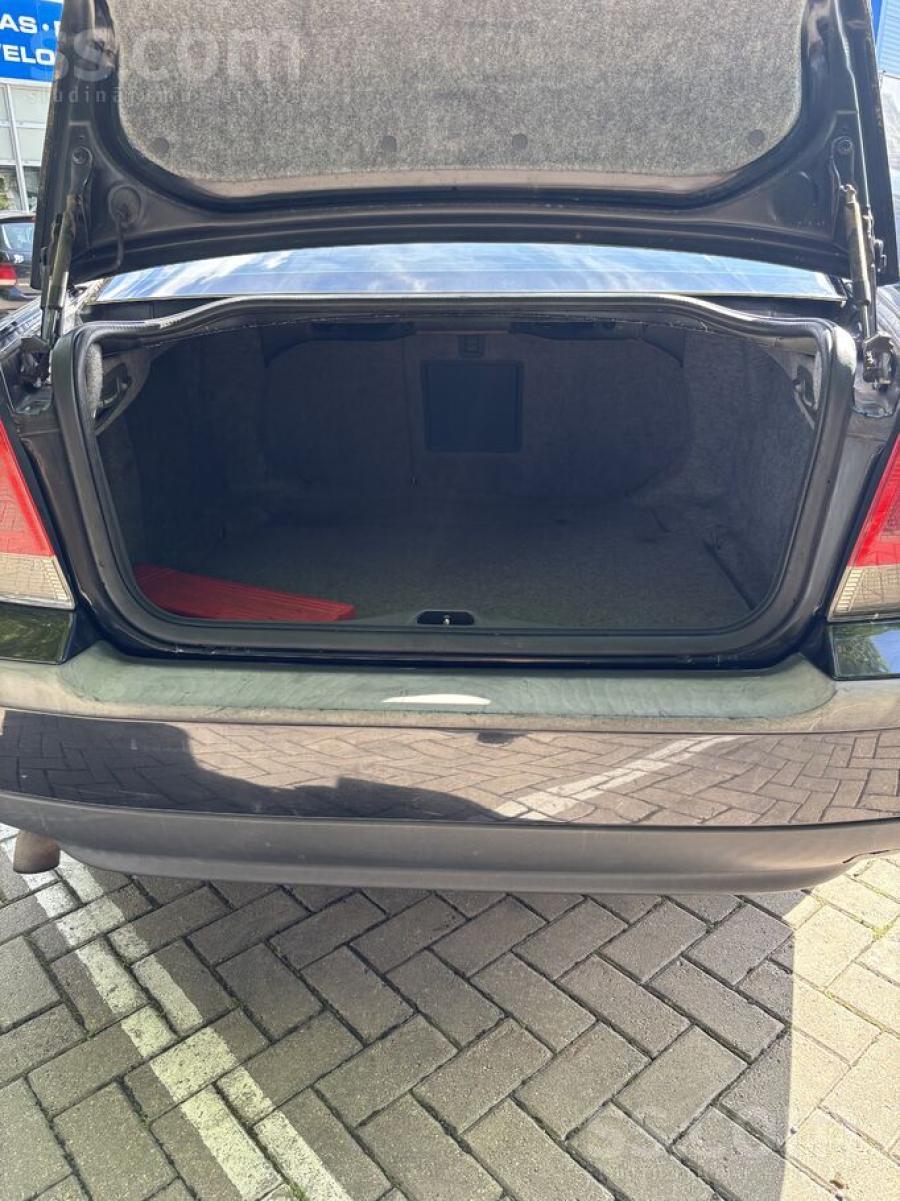 Black Volvo S60 2002 in Riga, with an engine capacity of 2.40 L and mileage of 289 thousand km for 1600 €, photo 17 on AUTOMOTO.COM.LV