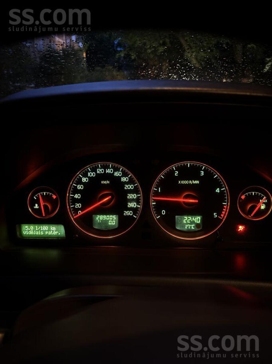 Black Volvo S60 2002 in Riga, with an engine capacity of 2.40 L and mileage of 289 thousand km for 1600 €, photo 21 on AUTOMOTO.COM.LV