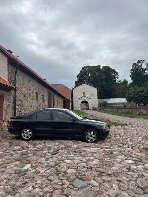 Black Volvo S60 2002 in Riga, with an engine capacity of 2.40 L and mileage of 289 thousand km for 1600 €, photo 22 on AUTOMOTO.COM.LV