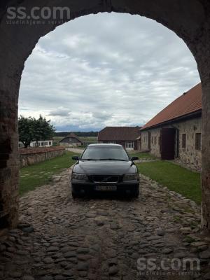 Black Volvo S60 2002 in Riga, with an engine capacity of 2.40 L and mileage of 289 thousand km for 1600 €, photo 23 on AUTOMOTO.COM.LV
