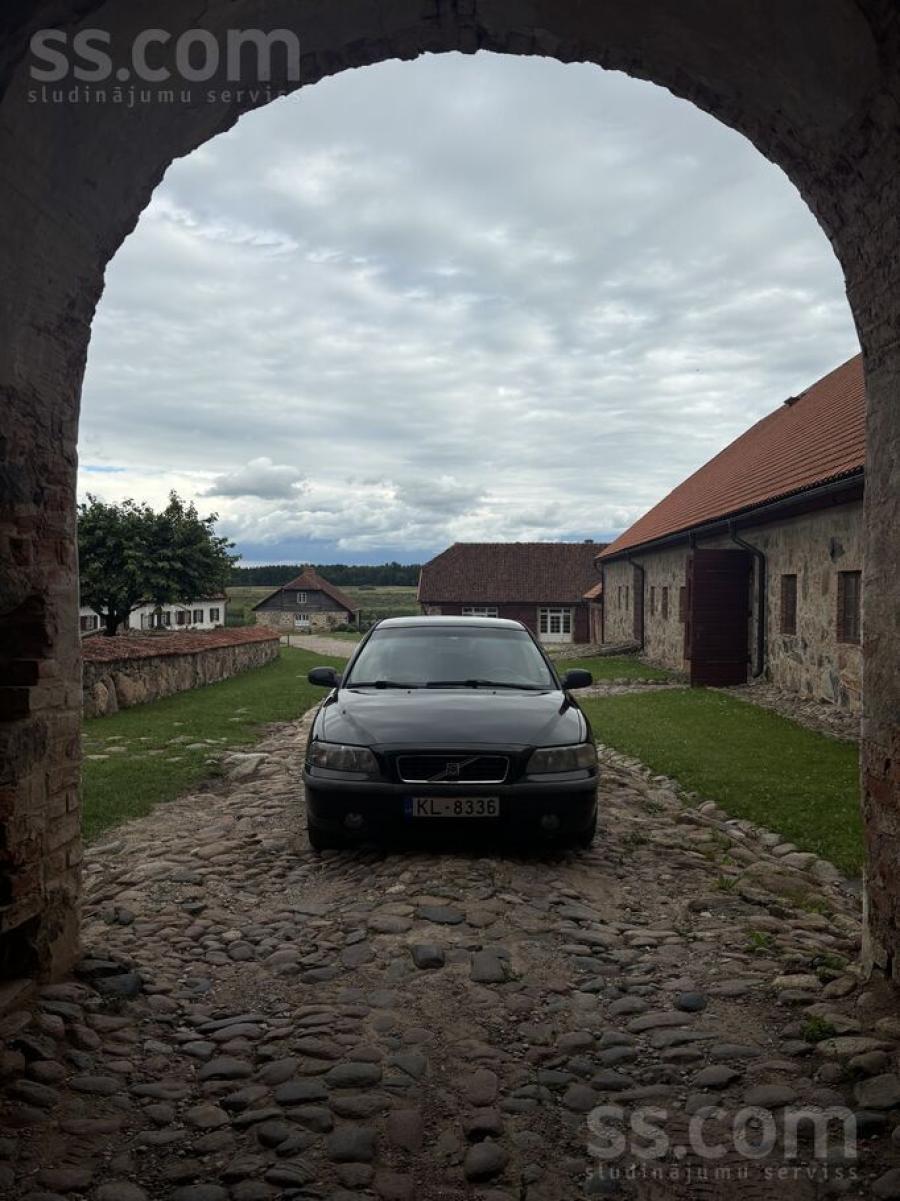 Black Volvo S60 2002 in Riga, with an engine capacity of 2.40 L and mileage of 289 thousand km for 1600 €, photo 23 on AUTOMOTO.COM.LV