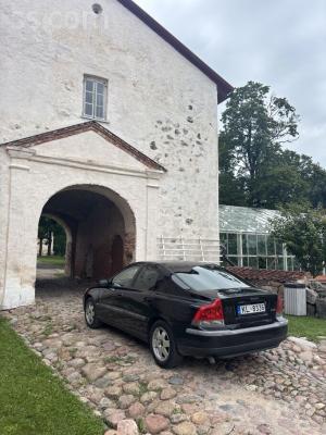 Black Volvo S60 2002 in Riga, with an engine capacity of 2.40 L and mileage of 289 thousand km for 1600 €, photo 24 on AUTOMOTO.COM.LV