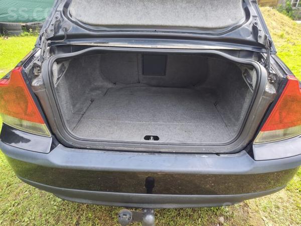 Black Volvo S60 2002 in Madona, with an engine capacity of 2.40 L and mileage of 499 thousand km for 1650 €, photo 10 on AUTOMOTO.COM.LV