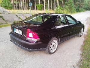 Melns Volvo S60 2002 Ventspils, ar dzinēja tilpumu 2.30 L un nobraukumu 333 tūkst. km par 1500 €, foto 6 vietnē AUTOMOTO.COM.LV