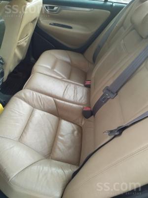 Melns Volvo S60 2002 Ventspils, ar dzinēja tilpumu 2.30 L un nobraukumu 333 tūkst. km par 1500 €, foto 9 vietnē AUTOMOTO.COM.LV