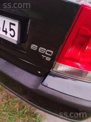 Melns Volvo S60 2002 Ventspils, ar dzinēja tilpumu 2.30 L un nobraukumu 333 tūkst. km par 1500 €, foto 10 vietnē AUTOMOTO.COM.LV