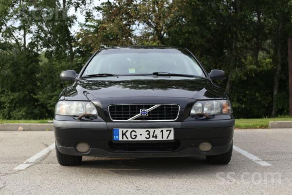 Черный Вольво С60 2002 в Рига, объемом двигателя 2.40 л и пробегом 430 тыс. км за 1500 €, фото 2 на AUTOMOTO.COM.LV