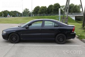 Black Volvo S60 2002 in Riga, with an engine capacity of 2.40 L and mileage of 430 thousand km for 1500 €, photo 5 on AUTOMOTO.COM.LV