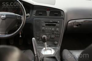 Black Volvo S60 2002 in Riga, with an engine capacity of 2.40 L and mileage of 430 thousand km for 1500 €, photo 10 on AUTOMOTO.COM.LV