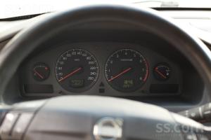 Black Volvo S60 2002 in Riga, with an engine capacity of 2.40 L and mileage of 430 thousand km for 1500 €, photo 11 on AUTOMOTO.COM.LV