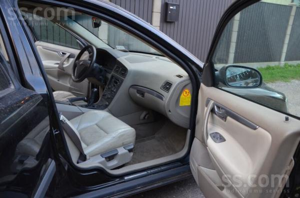 Melns Volvo S60 2002 Rīga, ar dzinēja tilpumu 2.40 L un nobraukumu 294 tūkst. km par 1250 €, foto 4 vietnē AUTOMOTO.COM.LV