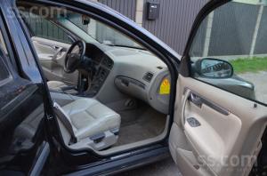 Melns Volvo S60 2002 Rīga, ar dzinēja tilpumu 2.40 L un nobraukumu 294 tūkst. km par 1250 €, foto 5 vietnē AUTOMOTO.COM.LV