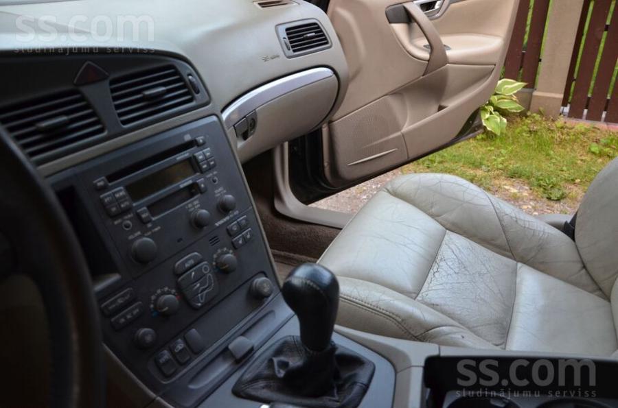Melns Volvo S60 2002 Rīga, ar dzinēja tilpumu 2.40 L un nobraukumu 294 tūkst. km par 1250 €, foto 7 vietnē AUTOMOTO.COM.LV