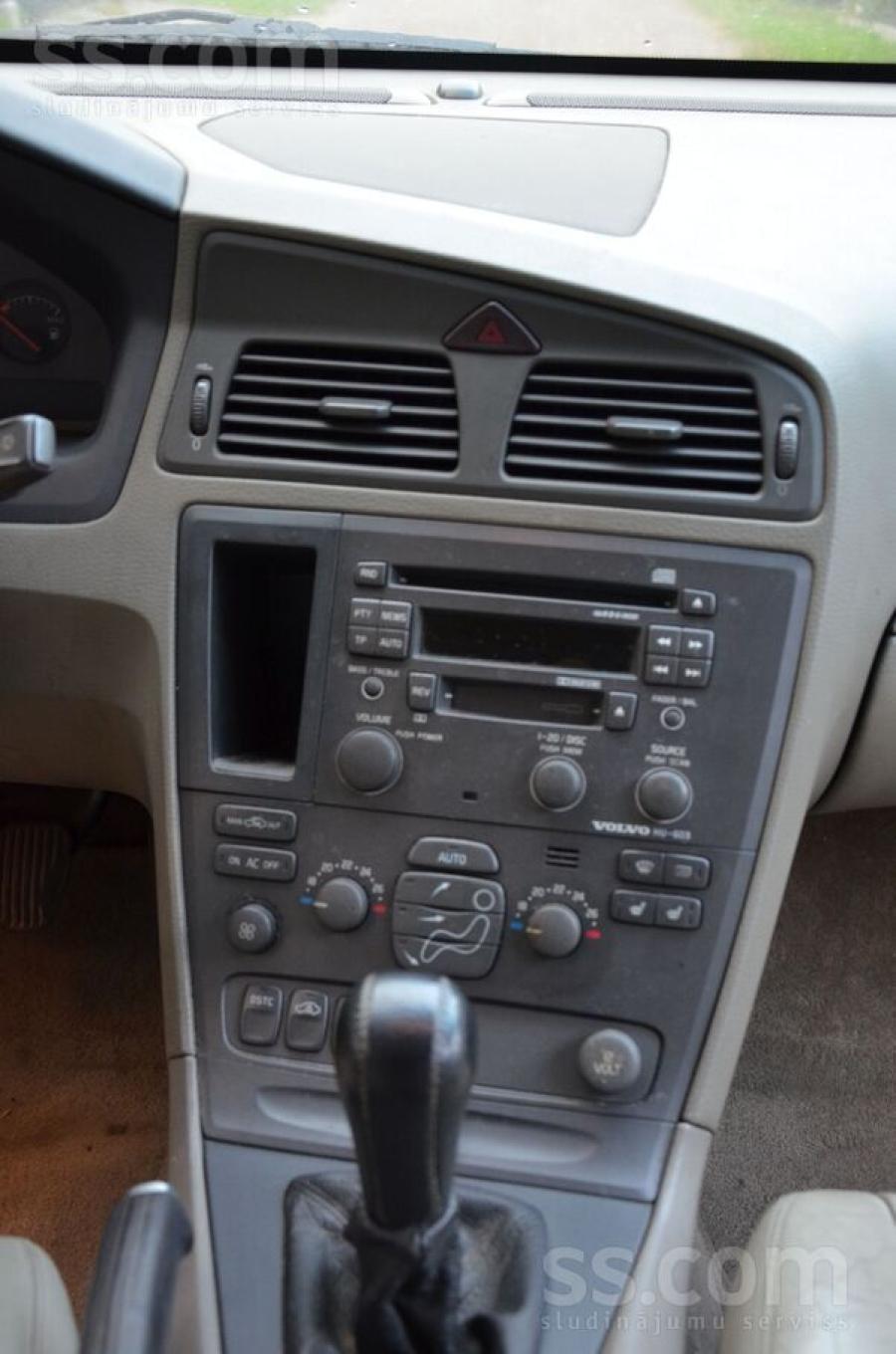 Melns Volvo S60 2002 Rīga, ar dzinēja tilpumu 2.40 L un nobraukumu 294 tūkst. km par 1250 €, foto 9 vietnē AUTOMOTO.COM.LV