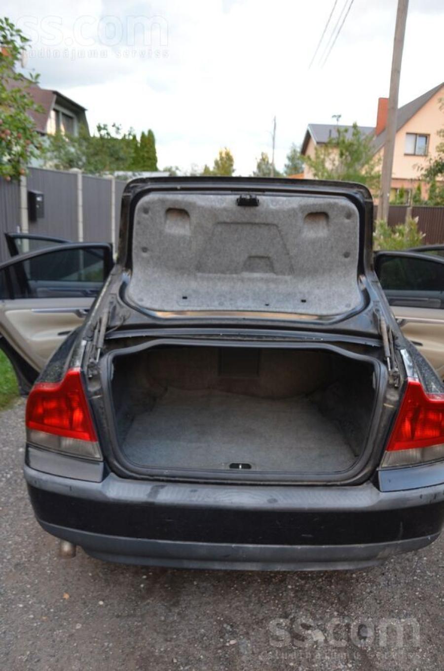 Melns Volvo S60 2002 Rīga, ar dzinēja tilpumu 2.40 L un nobraukumu 294 tūkst. km par 1250 €, foto 13 vietnē AUTOMOTO.COM.LV