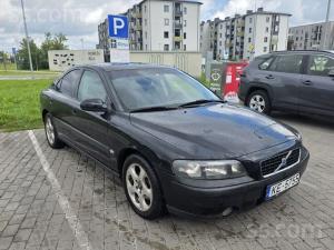 Черный Вольво С60 2002 в Рига, объемом двигателя 2.40 л и пробегом 315 тыс. км за 1750 €, фото  на AUTOMOTO.COM.LV