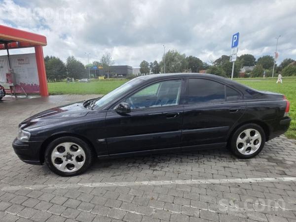 Volvo S60 2002 in Riga on AUTOMOTO.COM.LV Black Volvo S60 2002 in Riga, with an engine capacity of 2.40 L and mileage of 315 thousand km for 1750 €, photo 3 on AUTOMOTO.COM.LV