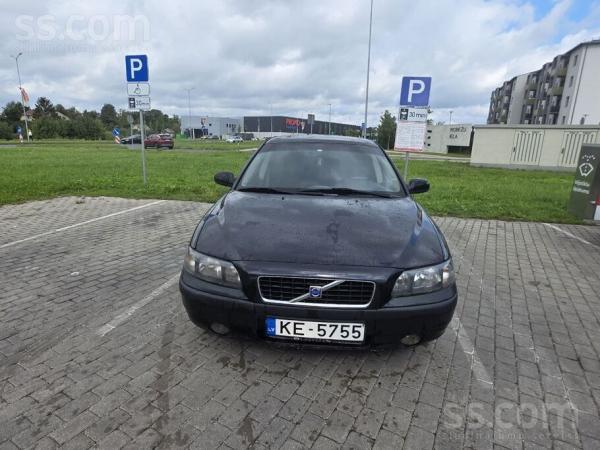 Volvo S60 2002 in Riga on AUTOMOTO.COM.LV Black Volvo S60 2002 in Riga, with an engine capacity of 2.40 L and mileage of 315 thousand km for 1750 €, photo 4 on AUTOMOTO.COM.LV