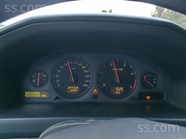 Volvo S60 2002 Bauska vietnÄ Melns Volvo S60 2002 Bauska, ar dzinÄja tilpumu 2.40 L un nobraukumu 387 tÅ«kst. km par 1200 ā¬, foto 6 vietnÄ AUTOMOTO.COM.LV