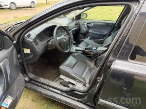 Black Volvo S60 2002 in Dobele, with an engine capacity of 2.40 L and mileage of 400 thousand km for 550 €, photo 6 on AUTOMOTO.COM.LV
