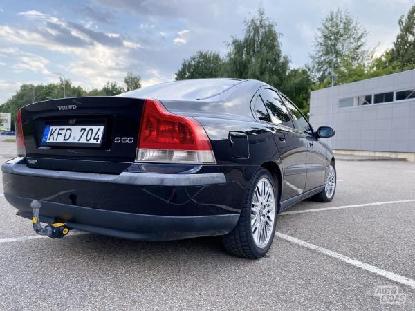 Volvo S60 2002 in Vilnius on AUTOMOTO.COM.LV Black Volvo S60 2002 in Vilnius, with an engine capacity of 2.40 L and mileage of 324 thousand km for 1400 €, photo 5 on AUTOMOTO.COM.LV